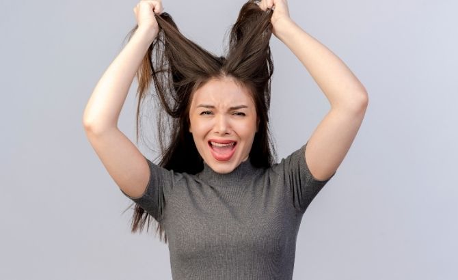 7 Cara Mengatasi Rambut Lepek Saat Musim Hujan agar Tetap Fresh