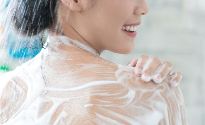 Tak Semua Sabun Aman untuk Kulit Tubuh, Ini Tips Memilih yang Tepat!